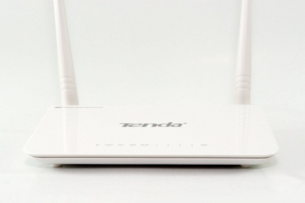 Review router Tenda F300 - ce performanțe oferă unul dintre cele mai ...