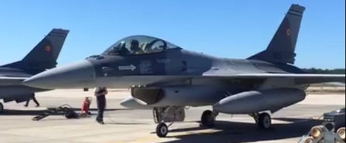Primele avioane F-16 vopsite cu tricolorul românesc - nwradu blog