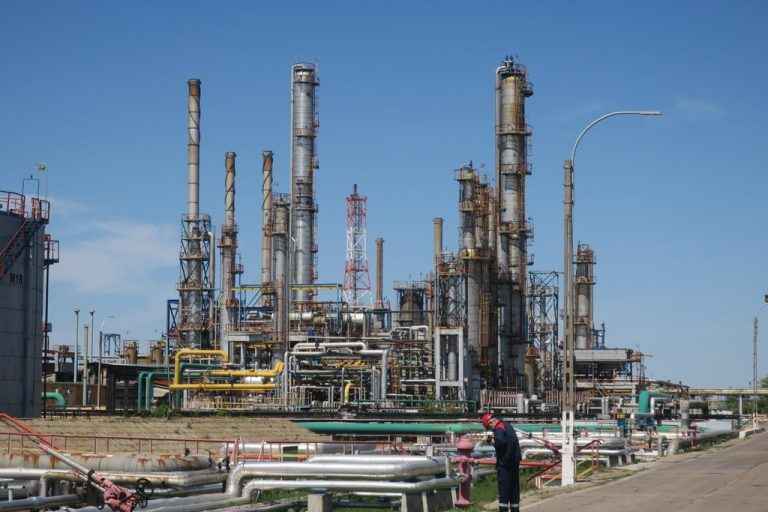 Cum se produc benzina și motorina (și GPL-ul) la Petromidia Năvodari ...