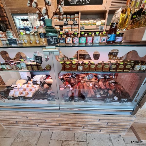 Băcănia Fermierului: carne, chifle de burgeri, mezeluri, dulcețuri bune ...