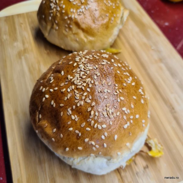 Băcănia Fermierului: carne, chifle de burgeri, mezeluri, dulcețuri bune ...