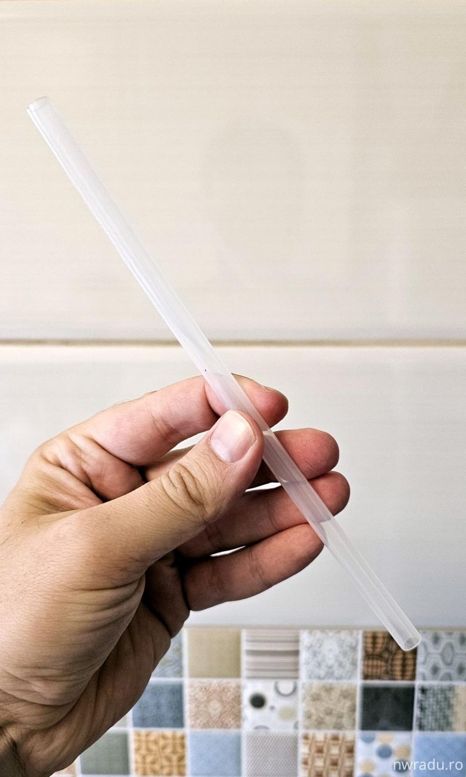 Mi-am luat o sticlă de apă termos cu trei tipuri de dopuri bine gândite ...