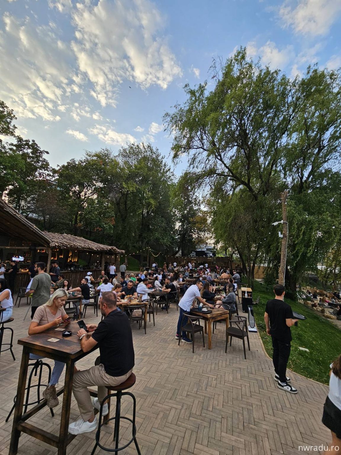 M-am simțit ca la mare la Terasa Indigen, un local bine amenajat pe ...