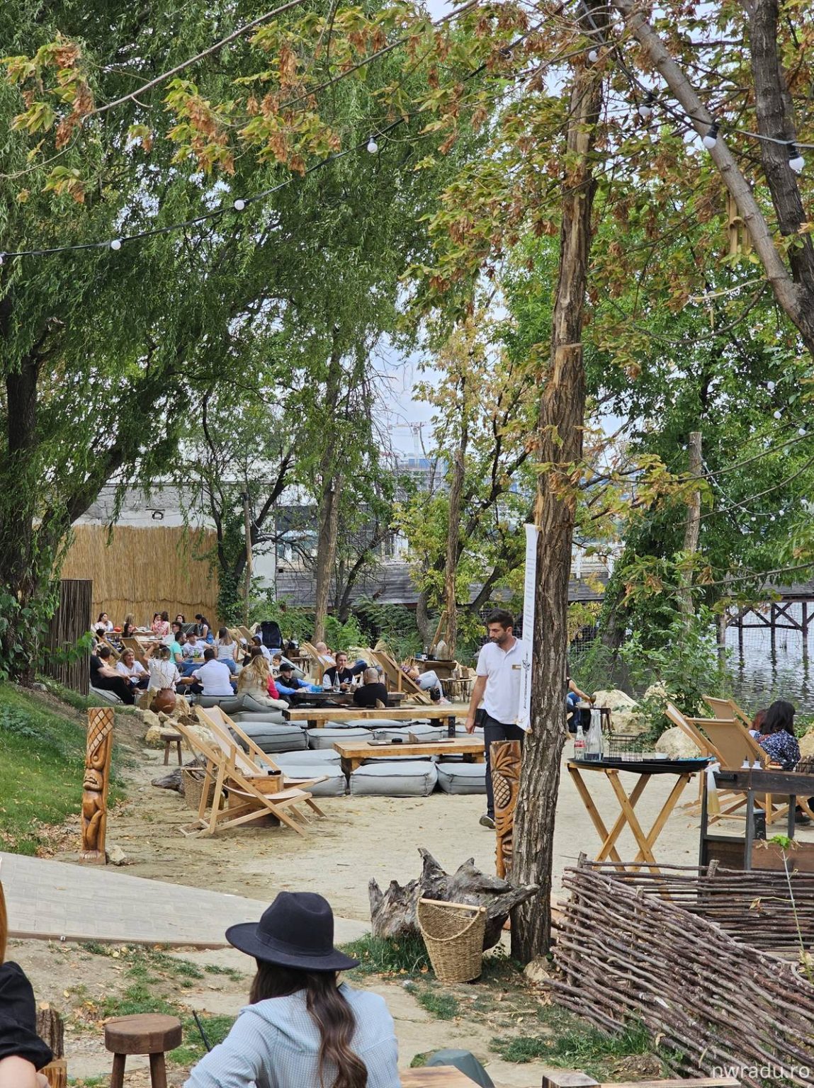 M-am simțit ca la mare la Terasa Indigen, un local bine amenajat pe ...